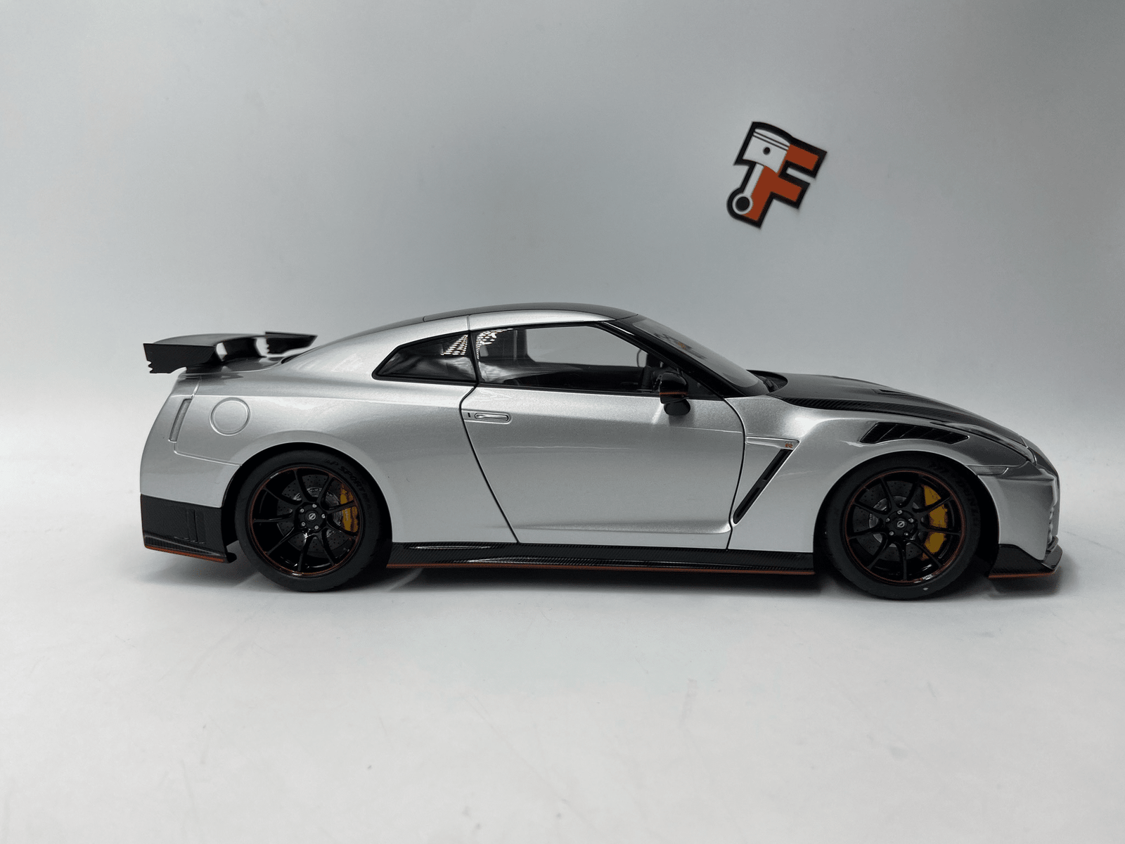 Nissan R35 GTR Nismo Special Edition Silver 2022